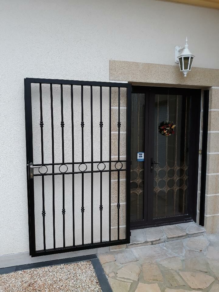 Porte de sécurité en acier : robustesse pour votre entrée-Paimpol